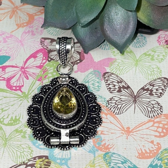 Jewelry | Citrine Locket | Poshmark